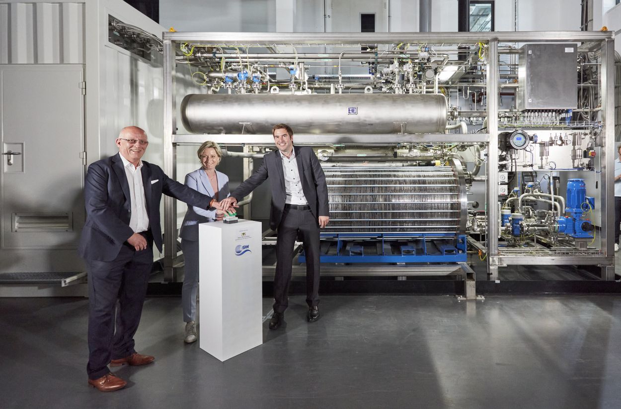 ZSW: Grünes Licht für die Elektrolyse: Ministerin Dr. Nicole Hoffmeister-Kraut weiht ...